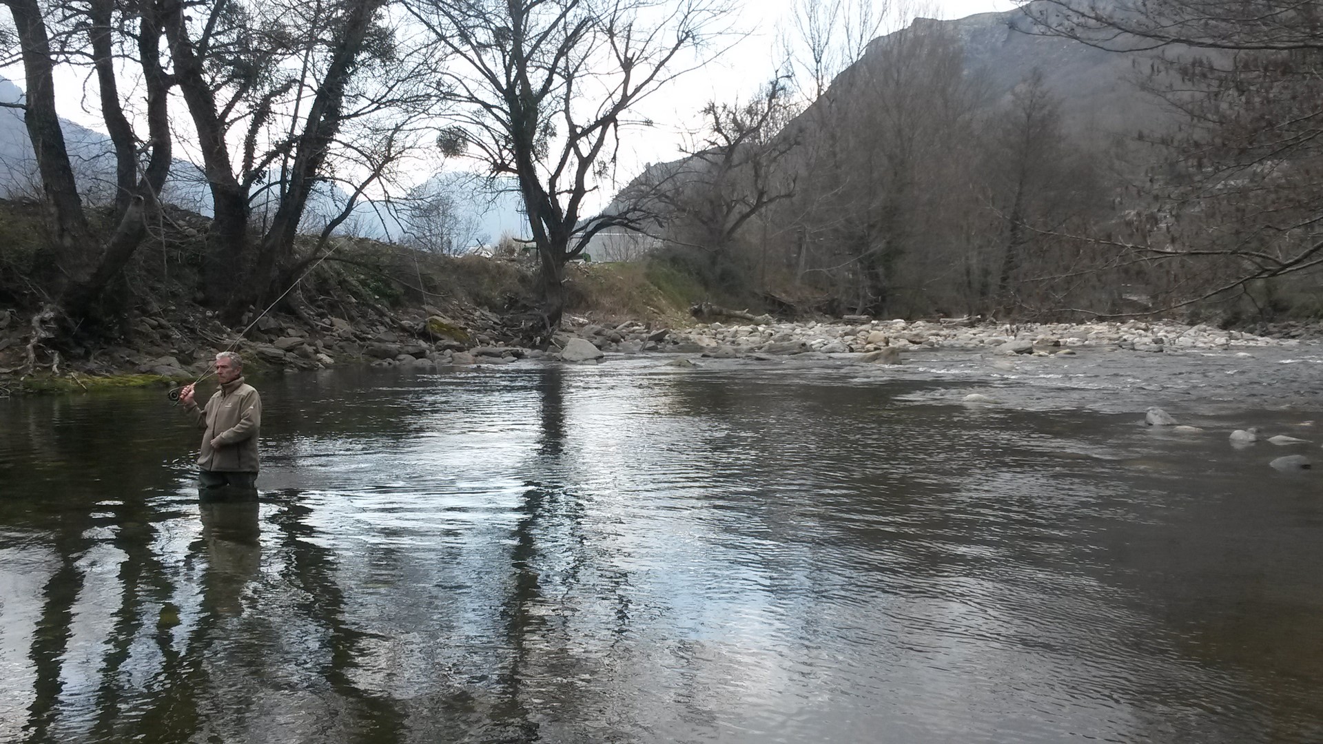FLY FISHING Pyrénées - Moniteur-guide de pêche à la mouche dans les ...